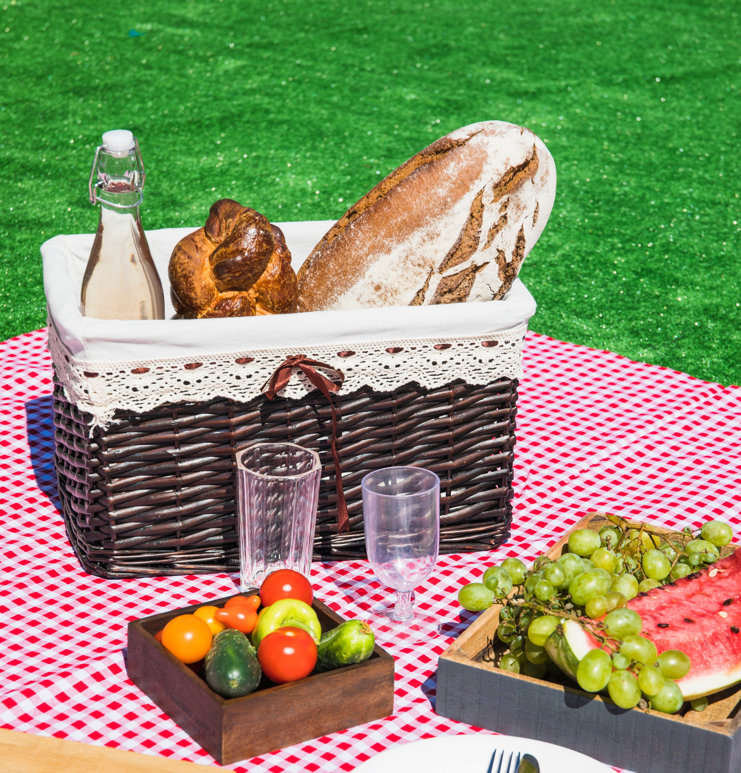 Picnic Bliss: Expert Tips for an Unforgettable Day | Kaya Tableware ...